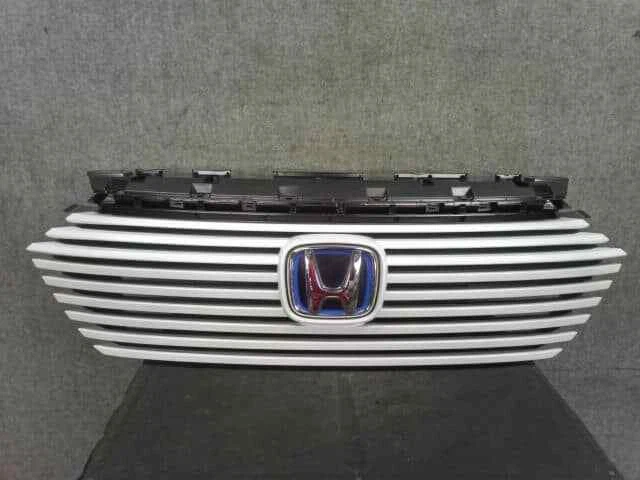 HONDA VEZEL 6AA-RV5 Radiator Grille 08F213M0000 [Used] [PA104705941] £ ...