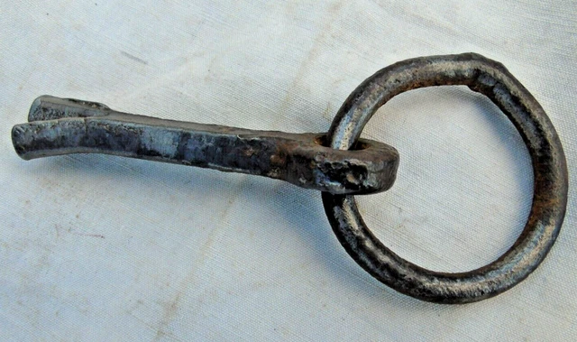ANCIEN ANNEAU EN fer forgé et sa tige à sceller. EUR 17,95 - PicClick FR