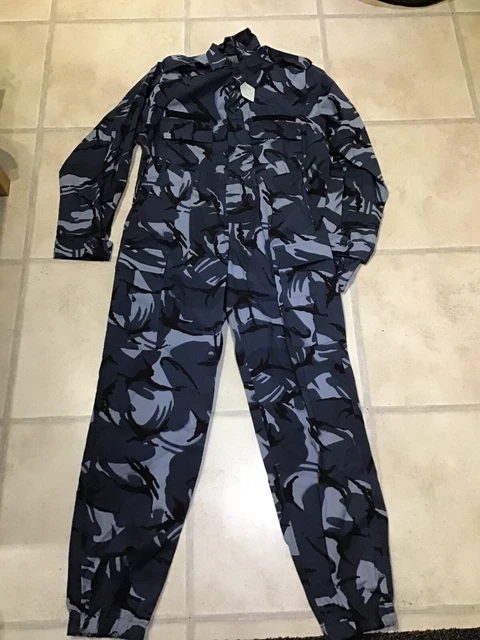 KUWAIT POLICE UNIFORM Blue Medium, Military, Clothing, Collectors ...