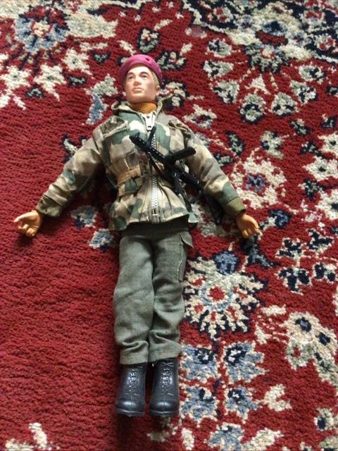 ACTION MAN BRITISH paratrooper Blonde Flock Hair, Sten Gun £45.00 ...