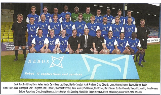 SOUTHEND UNITED FOOTBALL Team Photo>2000-01 Season £3.50 - PicClick UK