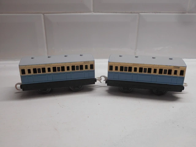 TOMY TRACKMASTER THOMAS the tank engine train set blue coaches £6.99 ...