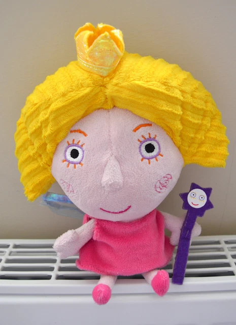 BEN & HOLLY'S Little Kingdom Talking Princess Holly Squeeze Tummy 18M ...