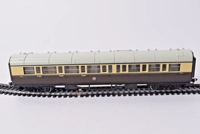 HORNBY 00 GAUGE Rolling stock - GWR Corridor Carriage - Made in Gt ...