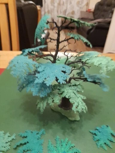 BRITAINS MODEL OAK tree with 7 spare branches for use with farm or ...