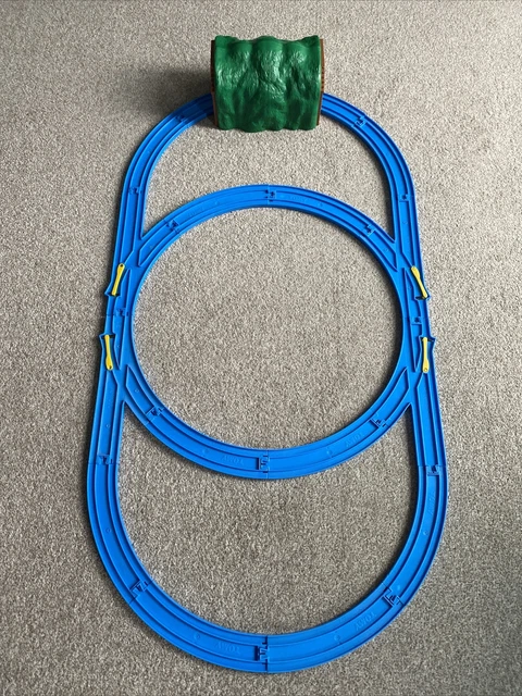 TOMY TRACKMASTER THOMAS The Tank Engine Double Loop Track Set & Green ...