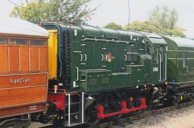 DIESEL RAILWAY PHOTO Br Green Photograph Class 08 Shunter Train Picture ...