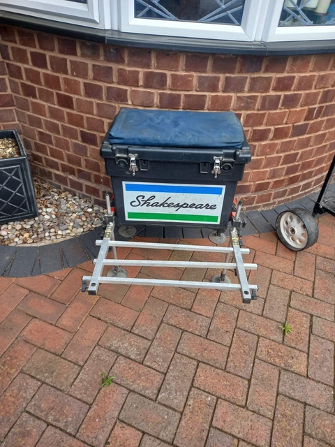 SHAKESPEARE FISHING SEAT box with octoplus legs, plate, attachments ...