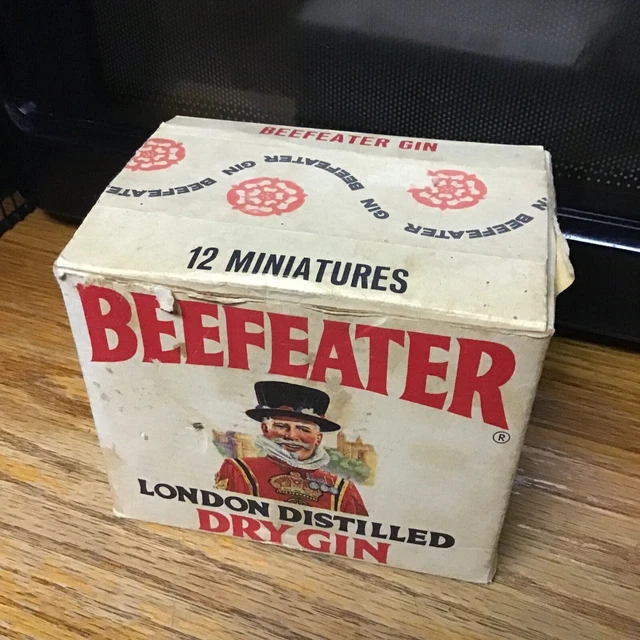VINTAGE BEEFEATER LONDON Distilled Dry Gin Collectible Box 12 Mini ...