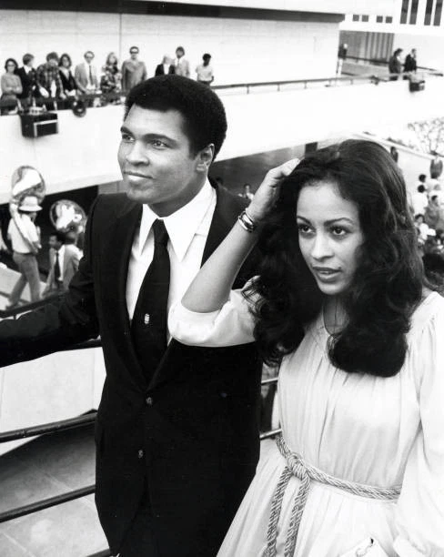 MUHAMMAD ALI AND wife Veronica 1977 Historic Old Photo $9.00 - PicClick AU
