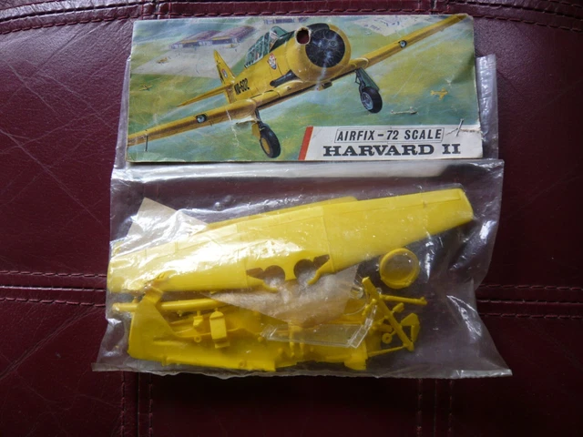 VINTAGE AIRFIX 1/72 Harvard II plane in hanger bag $20.00 - PicClick AU