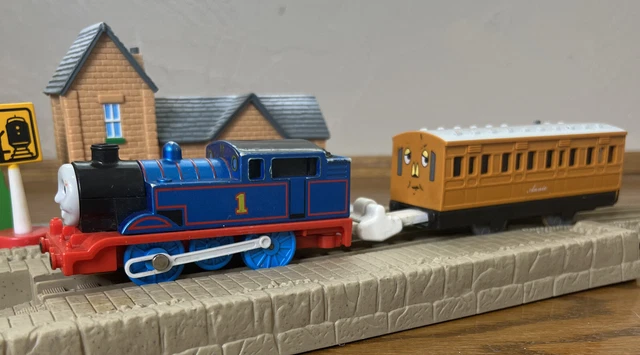 THOMAS & FRIENDS TrackMaster Steam Along Thomas Motorized Train NOT ...