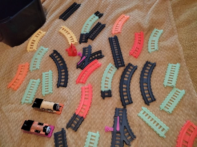 MATTEL THOMAS & Friends Trackmaster Hyperglow Glowing Track Bucket 2 ...