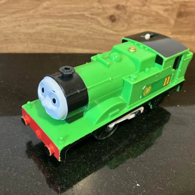 TOMY TRACKMASTER THOMAS the tank engine And Friends Oliver Battery ...