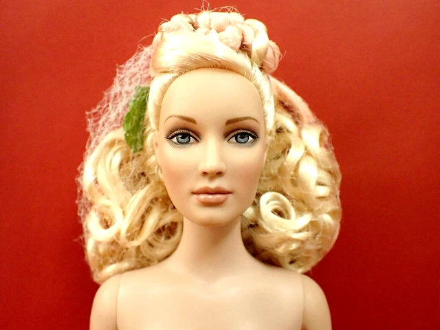 RARE POUPÉE SHAUNA Blushing Queen Tonner doll Alice in Wonderland ...