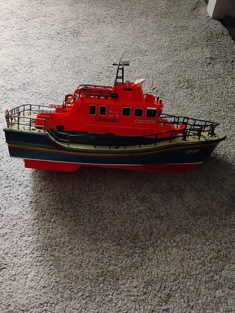 RARE RADIO CONTROL RC RNLI Lifeboat SEVERN CLASS LIFEBOAT no Radio £59. ...