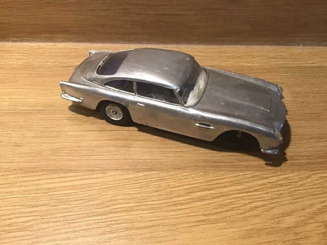 UNBRANDED POSSIBLE ASTON Martin DB5 Car - Plastic - Built - Scale 1:43 ...