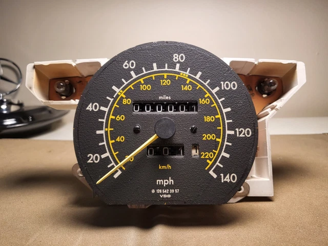 MERCEDES-BENZ W126/C126 VDO OEM Speedometer Rebuilt 126 542 39 57 EUR ...