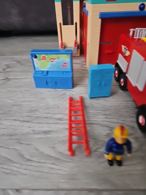 CBEEBIES FIREMAN SAM Pontypandy Fire Station With Figures And ...