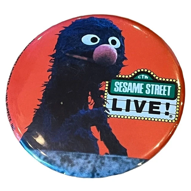 VINTAGE 1985 SESAME STREET LIVE Metal Button Pin Muppets Grover Pinback ...