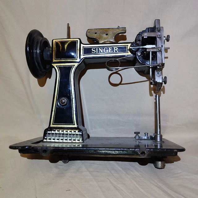 TRÈS RARE SINGER 46K Machine Coudre Gantier gloves sewing machine EUR ...