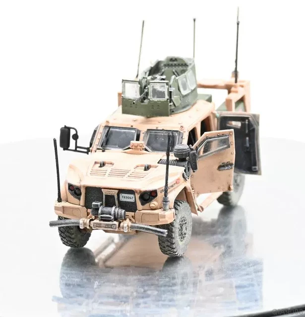 NEW 1/72 US JLTV Joint Light Tactical Vehicle Desert + Green Painted ...