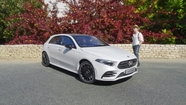 MERCEDES CLASSE A AMG Line blanche 1/18 EUR 92,00 - PicClick FR