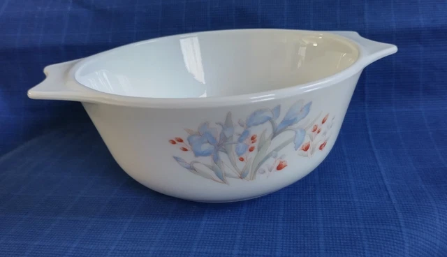 VINTAGE PYREX BLUE Iris Casserole With Lid £7.00 - PicClick UK VINTAGE PYREX BLUE Iris Casserole With Lid £7.00 - PicClick UK