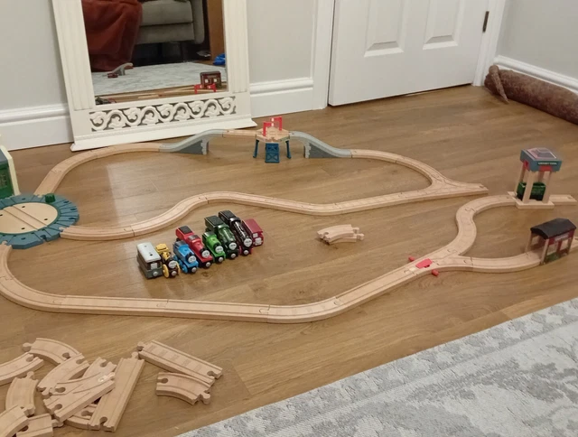 THOMAS TANK ENGINE & Friends Wooden Train Track Set With Accessories £ ...