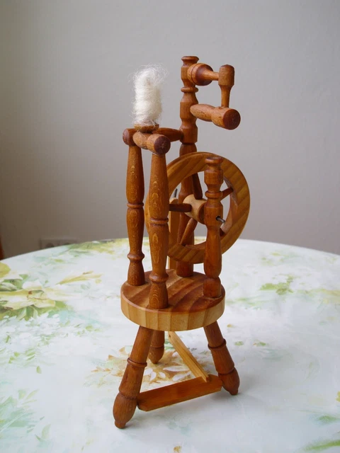 KLEINES SPINNRAD AUS Holz aus DDR Zeiten Ostalgie EUR 1,00 - PicClick DE