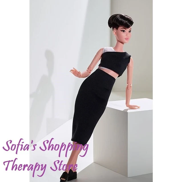 POUPÉE BARBIE SIGNATURE Looks posable Petite Brunette Pixie Cut 2021 ...