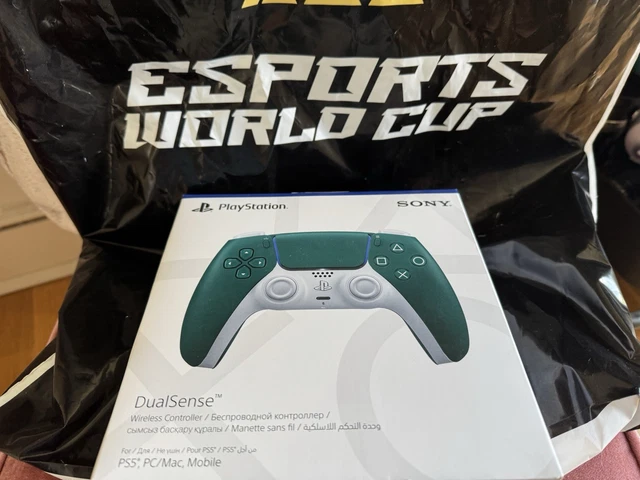 SUPER RARE EDITION, Esports World Cup 2025 Alpine Green PS5 Controller ...