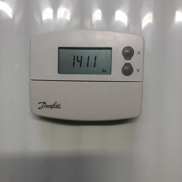 DANFOSS TP5000 HARDWIRED Programmable Room Thermostat £63.12 - PicClick UK