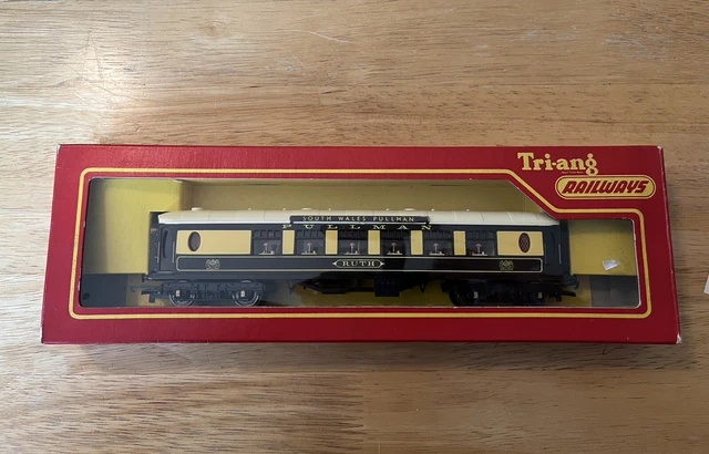 TRI-ANG R220 PULLMAN 1st Class ‘Ruth’ Carriage With Seats £15.00 ...