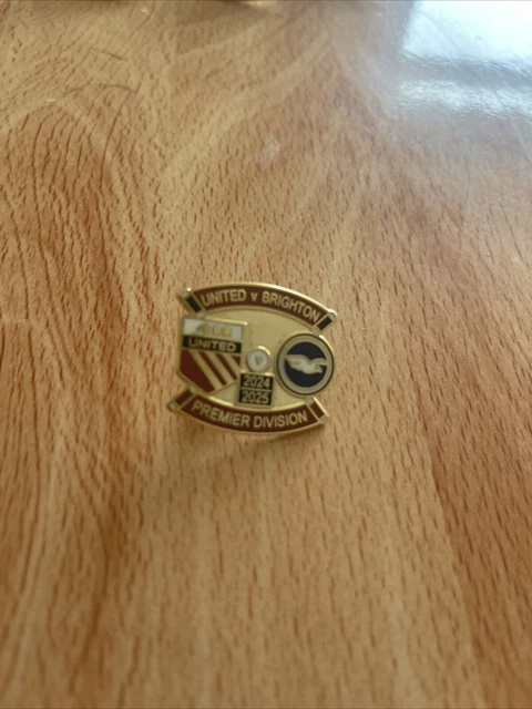 MANCHESTER UNITED PREMIER League Match Day Badge V Brighton &Hove ...