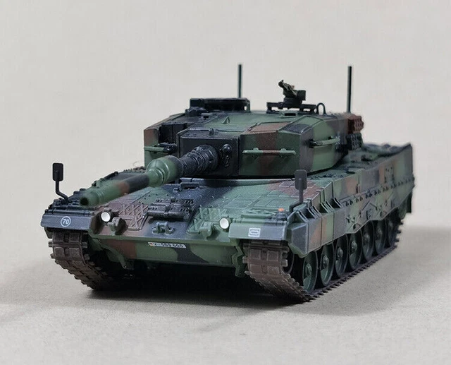 NEW PANZERKAMPF 1/72 German Leopard 2A4 Main Battle Tank NATO Tricolor ...