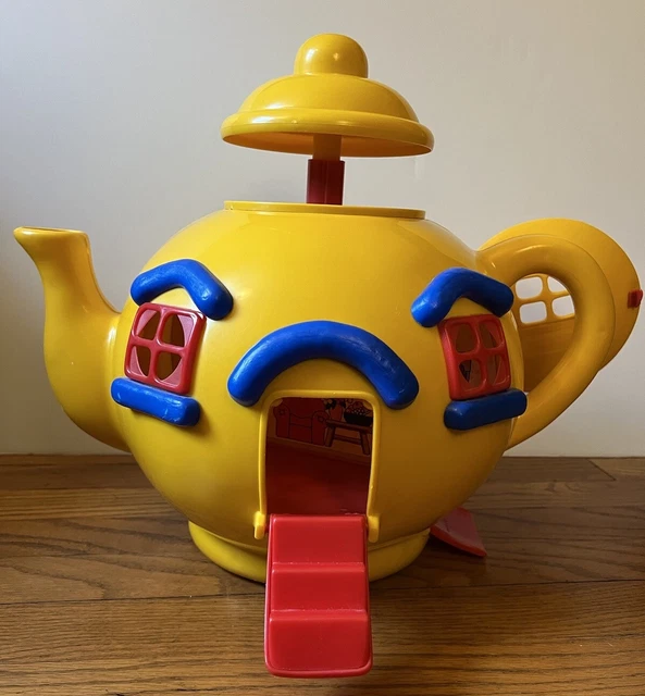 ORIGINAL BRITISH 1981 Bluebird Toys Big Yellow Teapot Vintage Playset £ ...