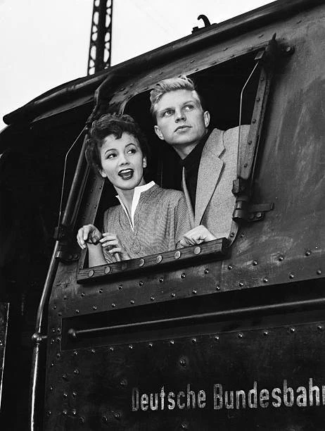 PULVER, LISELOTTE ACTRESS, Switzerland Scene from movie 'Ich u- 1953 ...