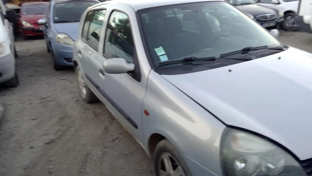 FEU ARRIERE STOP central RENAULT CLIO 2 7700844706 EUR 23,00 - PicClick FR