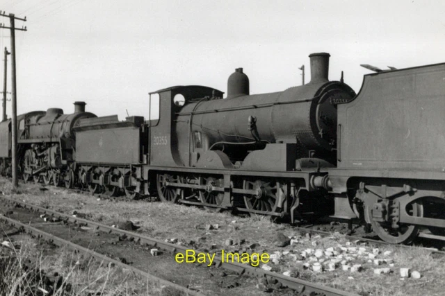PHOTO 6X4 RAILWAY Steam Engine 30355 Class 700 at Eastleigh c1961 £4.00 ...