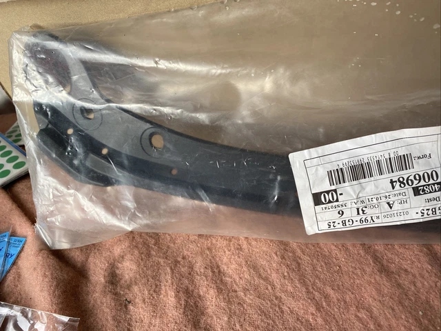 NEW GENUINE TOYOTA Hilux Bonnet Hood Protector Guard Hi Lux 53393-0K051 ...