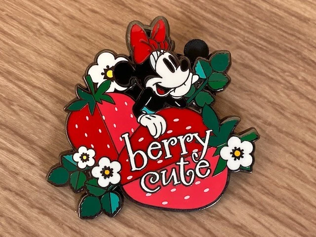 DISNEY MINNIE MOUSE Food Berry Cute Mystery Pin EUR 3,48 - PicClick IT
