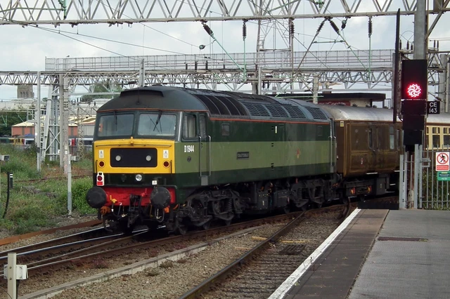 CLASS 47 47501 D1944 in BR Green at Crewe £0.75 - PicClick UK