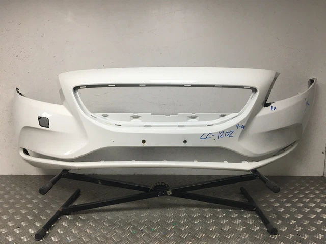 VOLVO V40 2012-2018 GENUINE Hatchback FRONT BUMPER p/n 31301652 CC-1202 ...