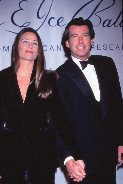 DIA PIERCE BROSNAN und Keely Shaye Smith 1997 KB-format Fotograf P3-6-3 ...