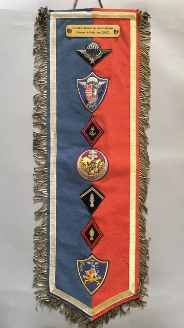 GRAND FANION 8 ÉCUSSONS et INSIGNES MILITAIRES 1e RHP 35e RA 11e DP EUR ...