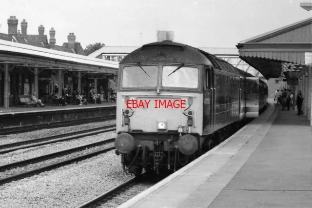 PHOTO CLASS 47 Loco No 47701 At Newbury Railway Station 25Th July 2001 ...