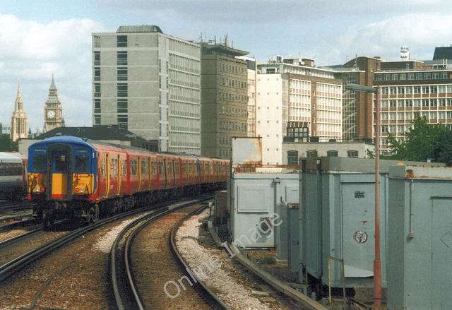 RAILWAY PHOTO 6X4 EMU 5713 South West Trains Vauxhall 11/7/2006 £6.00 ...