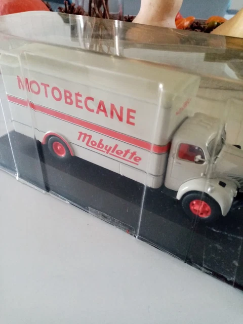 CAMION BERLIET GLR Motobecane Mobylette Au 1/43 Garage Moderne Par Ixo ...