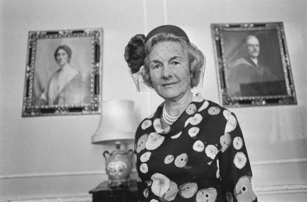 BRITISH HISTORIAN ELIZABETH Pakenham Countess of Longford 1974 OLD ...